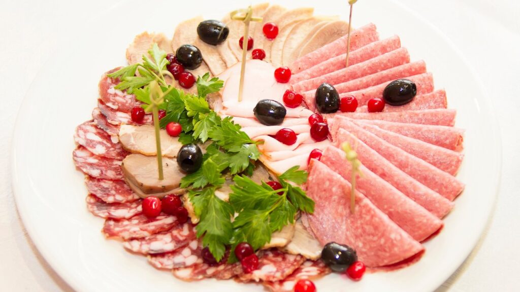 Cold cuts là gì? Cách trang trí và thưởng thức đĩa Cold cuts