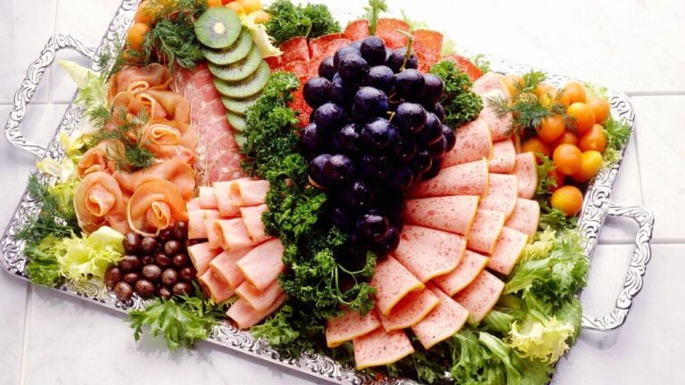 Cold cuts là gì? Cách trang trí và thưởng thức đĩa Cold cuts